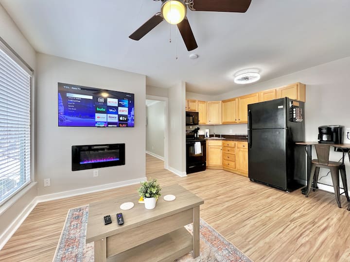 2 Queen Bed Condo / Quiet City Life - Lexington, KY