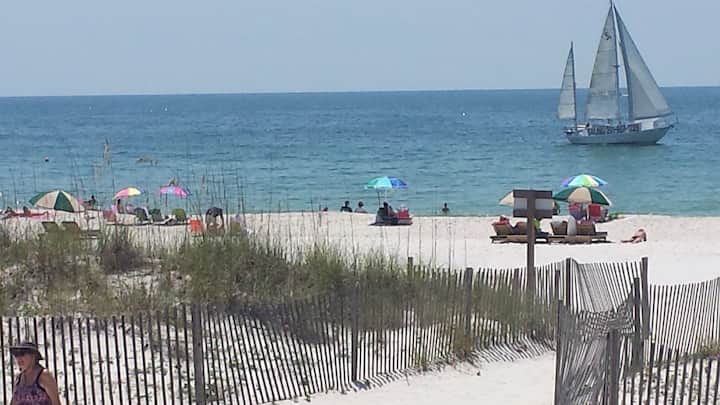 "Beach Meister" We Supply Everything! Beach Front! - Gulf Shores, AL