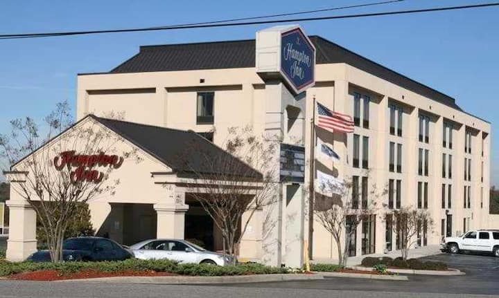 Touching Double Bed Non Smoking At Birmingham - Birmingham, AL