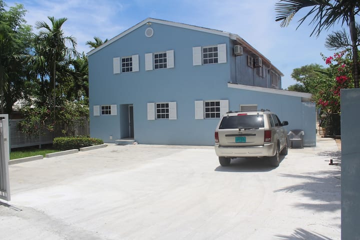 Relaxing Island Getaway |Near Airport| Near Beach - The Bahamas