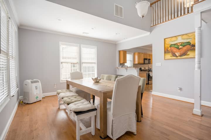 4 Mi From Mercedes Benz Stadium, Gwcc, State Farm - Atlanta, GA