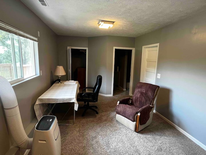 Spacious Master Bedroom With Private Bathroom - Bellevue, NE