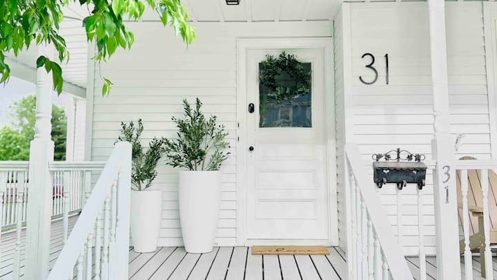 Remodeled 4 Bed Colonial *5-minute Drive To Bdl* - Connecticut