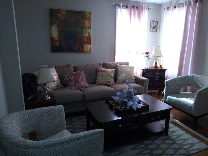 Apt2-rm 1 Pribath, Wifi, Tv, W/o Hot Tub, Laundry - Worcester, MA