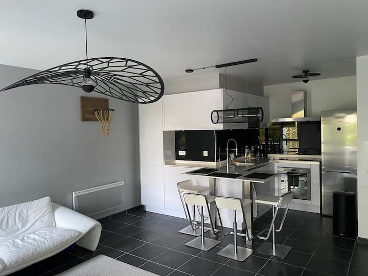 T2 Moderne Tout Confort : 45 M2 +Terrasse De 13 M2 - Bayonne