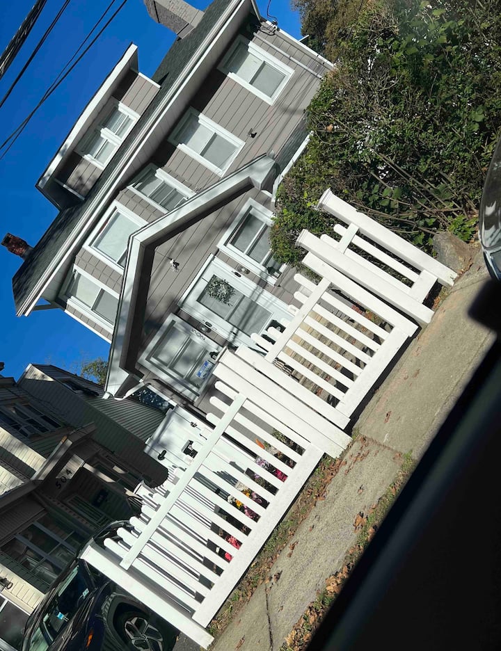 Stay And Unwind, Trenton Riverfront View - Trenton, NJ