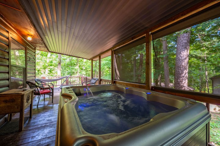 The Lighthouse! 2 Bedroom Cabin W/ King Beds Near -