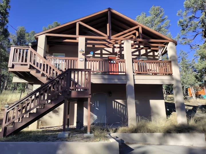 The Howling Wolf Cabin - Ruidoso, NM