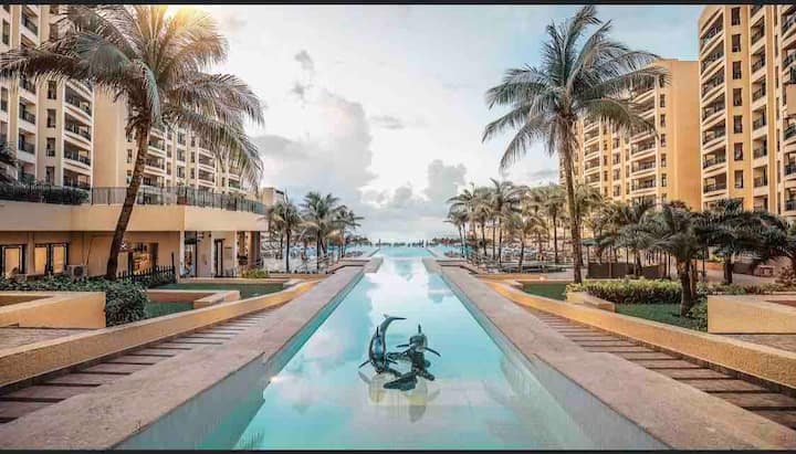 The Royal Sands With Gabriela - Cancún