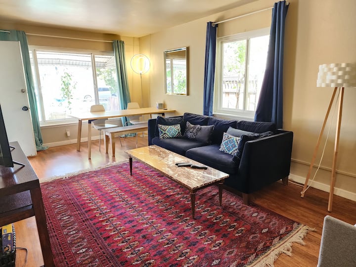 Chartreuse Cottage~4 Bedrm~downtown Mtn View~g00gl - Palo Alto, CA