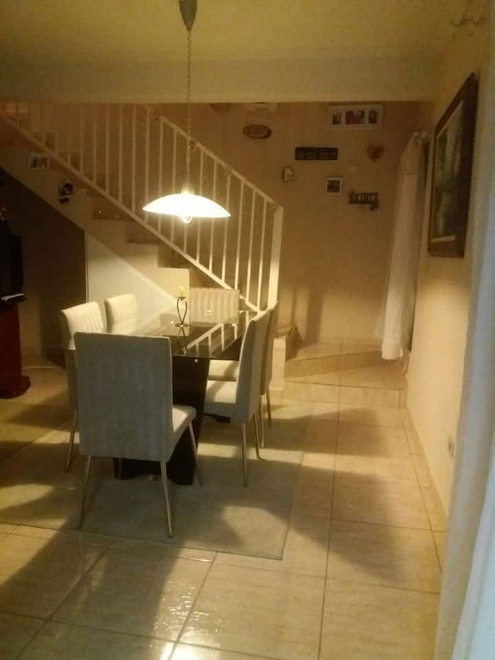 Quarto Confortável Em Caldas/mg! - Caldas