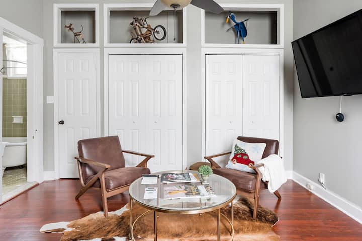 Chat On Garden Swings Germantown Getaway - Louisville, KY