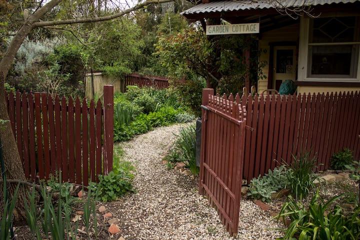 Garden Cottage - Alexandra