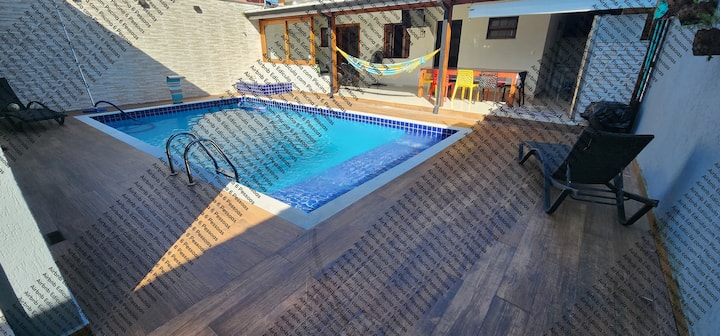 Edícula Com Piscina 06 Pessoas - Ubatuba