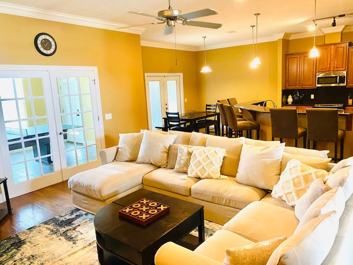 Newly Renovated Modern, Spacious & Quiet Location - Panama City, FL