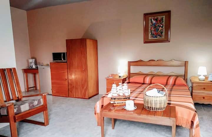Spacious Studio, 5 Min. From Xunantunich! - Belize