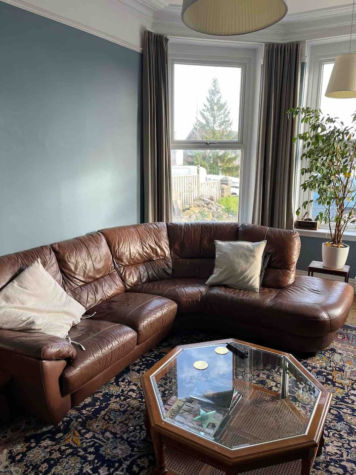 Light Double Bedroom Near City Centre - Bristol