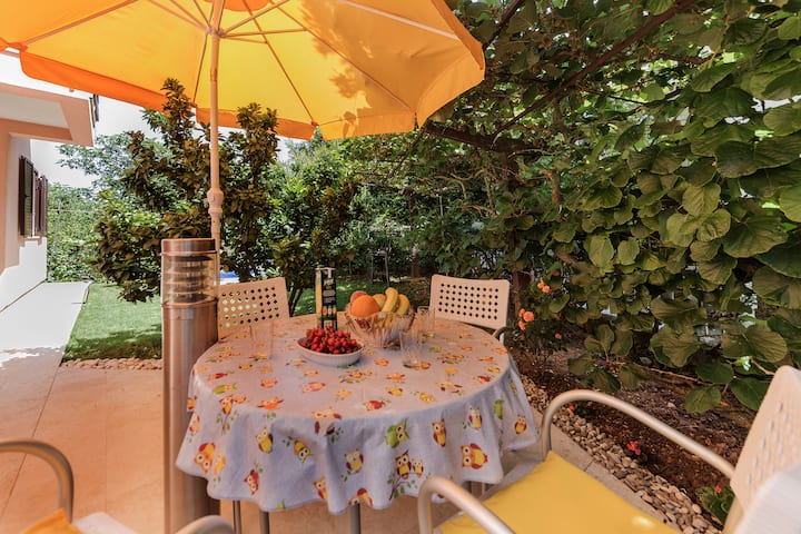 Seaside House Villa - Apartment 1 Green Garden - Banjole