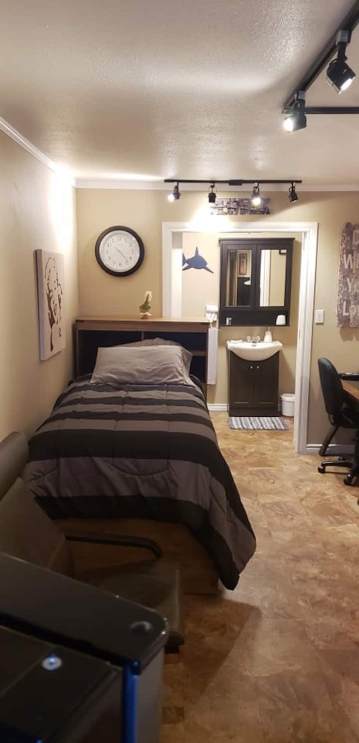 Micro Subdivision Bachelor Suite - Dawson Creek