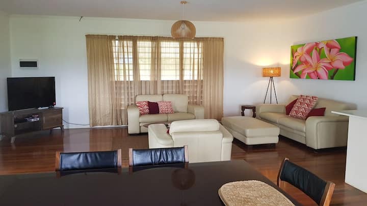 Bouganvilla 2brm Holiday Villa With Pool-wi-fi - Nadi