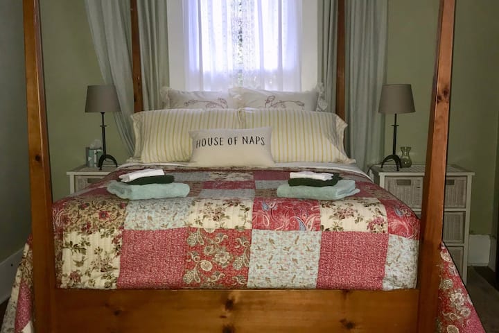 Sewanee Comfortable Green Room - Sewanee, TN