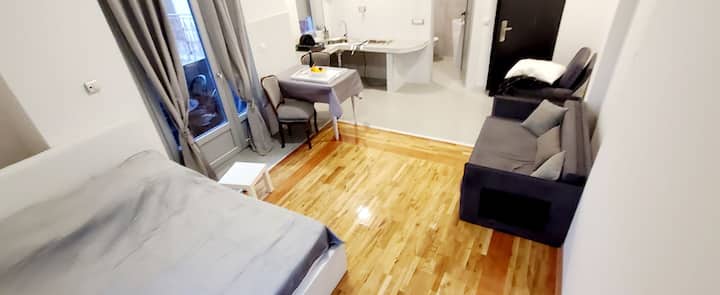 Beli Studio - Belgrado