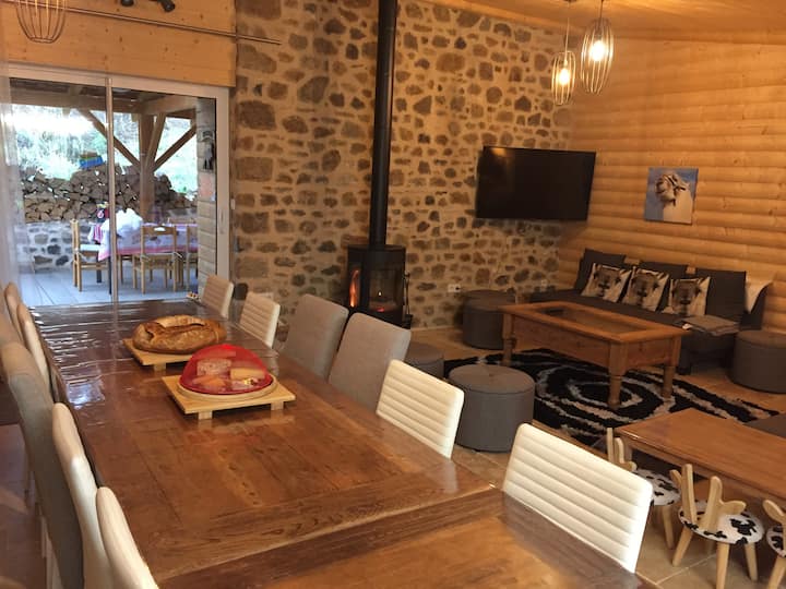 A 30 Km De Super-besse Chalet "Lama-gîte Des Puys" - Chambon-sur-Lac