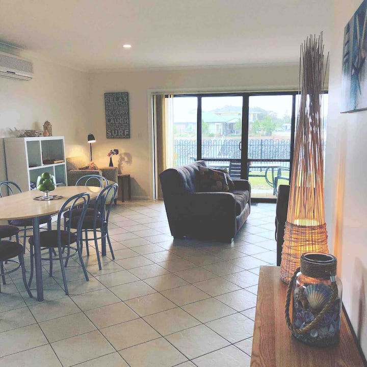 Tumby Marina Villa: With Private Pontoon - Tumby Bay