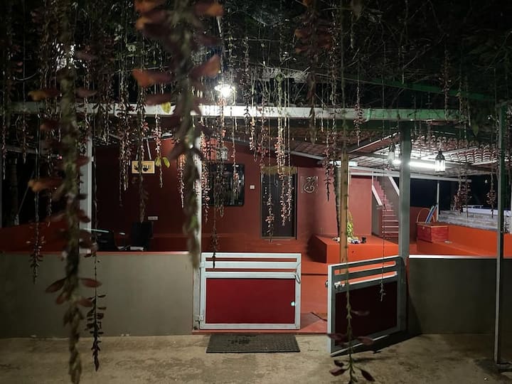 1 Single Bedroom House With A Huge Veranda. - Mandya