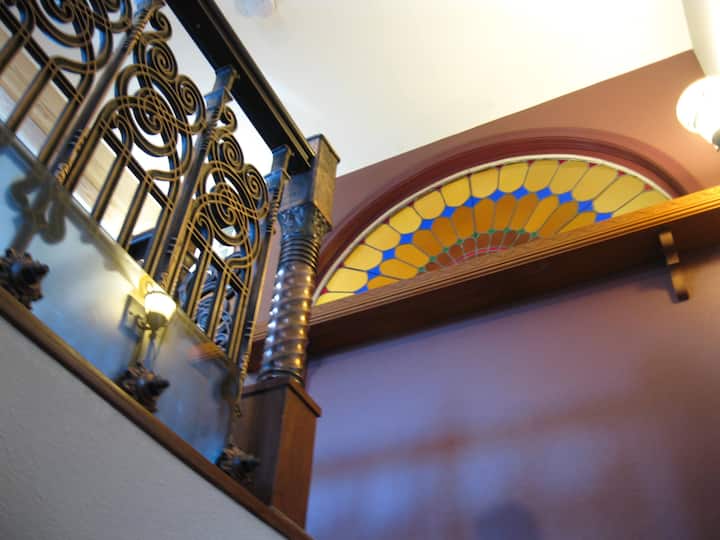 Downtown Denver Victorian 1-bedroom Apartment - Denver, CO