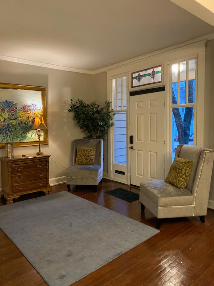 Downtown/arts District 
Spacious 4 Bedroom Home - Evansville, IN