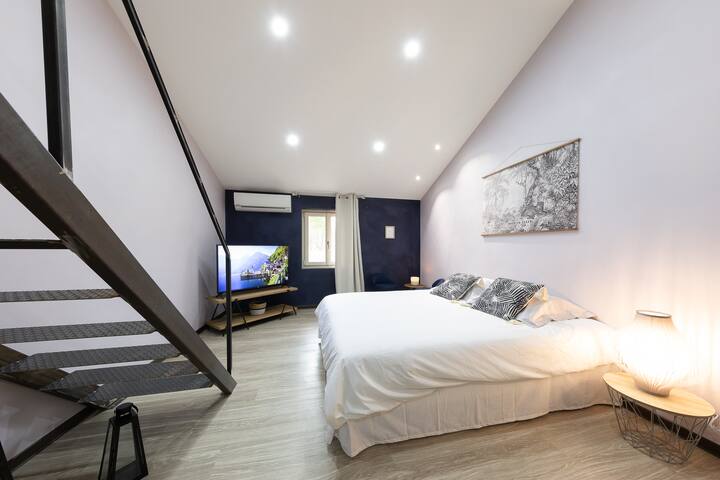 Suite Avec Mezzanine Au Cœur Du Village - Suze-la-Rousse