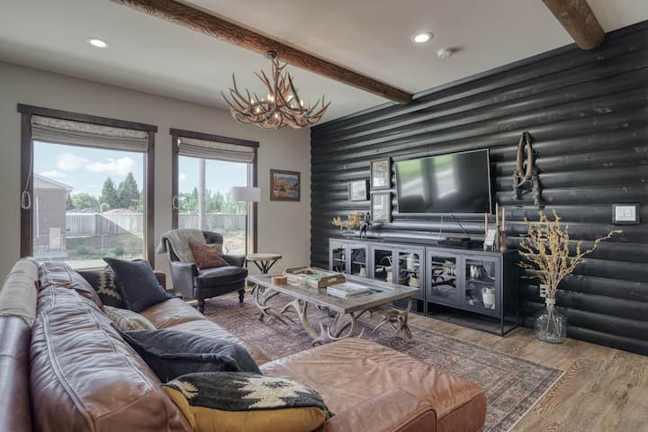 The Lodge At Ashton Log Cabins - Ashton, ID