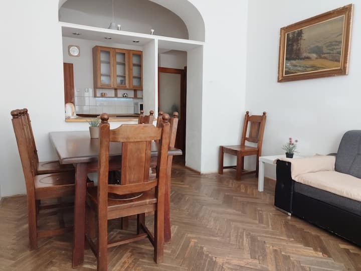 3 Bedroom, Old Town Square 1 Min Walk - Prague