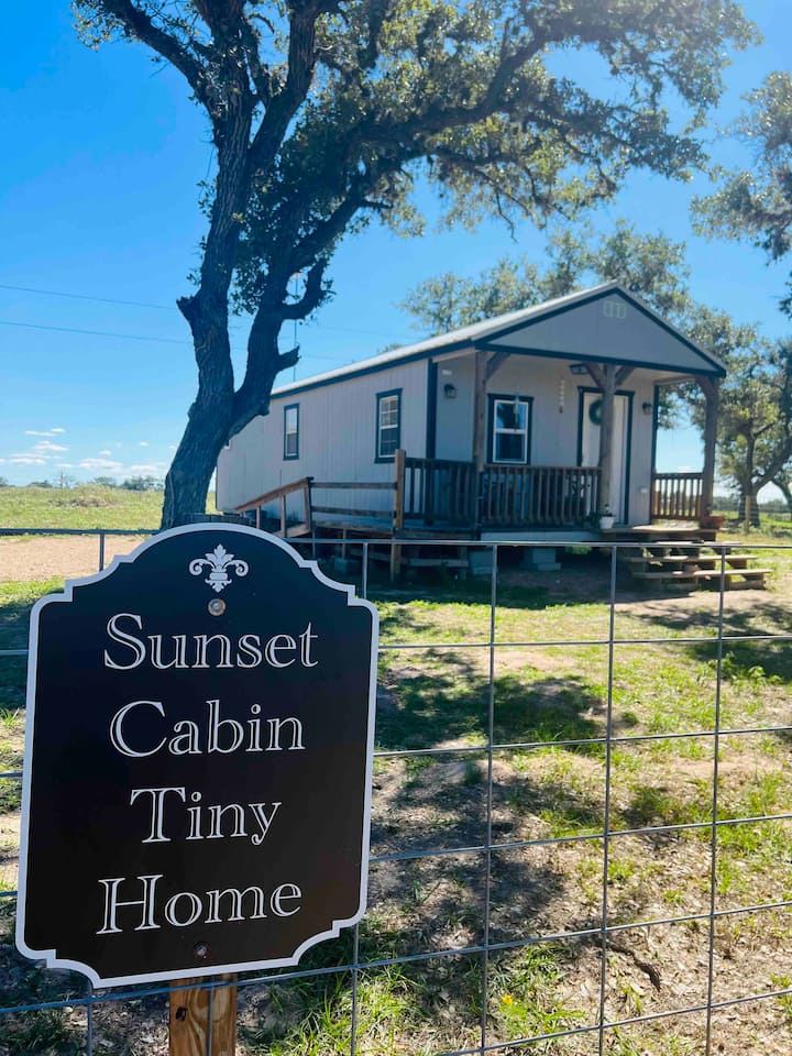 Sunset Cabin Tiny Home *On Ranch* Low Clean Fee - Texas