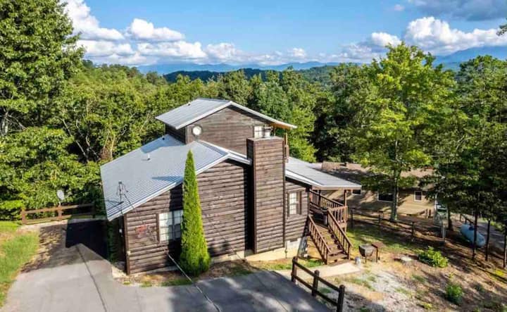 3br Cabin W/mountain Views, Hot Tub - A Safe Haven - Pigeon Forge, TN