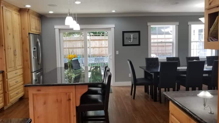 Nice Home In A Quiet Neighborhood By A Park - Albany, OR