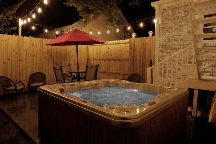 Hot Tub Huge 5br 4ba 9beds Quiet Area 10min Dwntwn - Nashville, TN