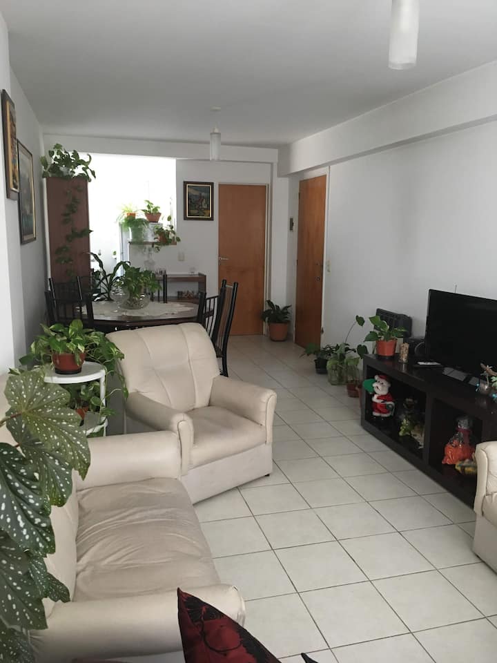 Hermoso Departamento En Barrio Güemes. - Córdoba, Argentina