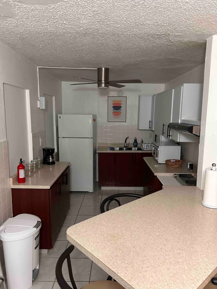 Studio21-b Centric & Comfort House - Bayamón