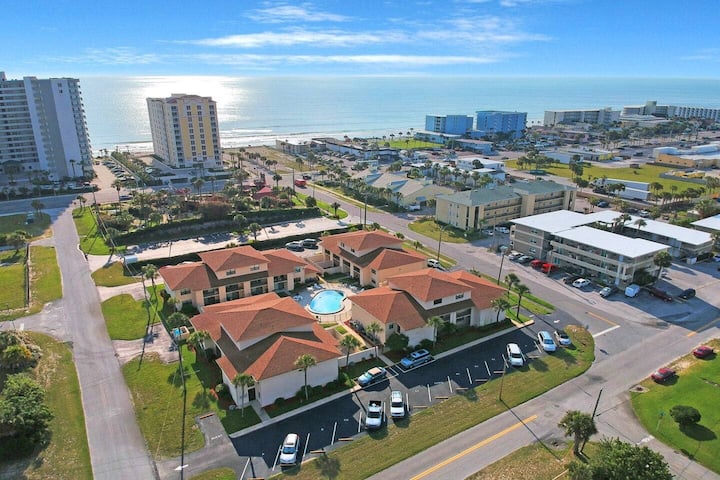 92 In Daytona Beach - Daytona Beach Shores, FL