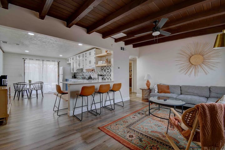 Casa Charleston+hot Tub+pet Friendly+no Pet Fee! - Albuquerque, NM