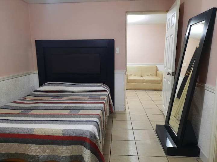 Dptmo 2 Independiente Con Cochera Se Emite Factura - Chihuahua