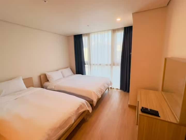 5[벡스코센텀빅토리아]패밀리트윈(3인)#벡스코바로앞#무료주차#지하철1분#리모델링완료#31 - Busan