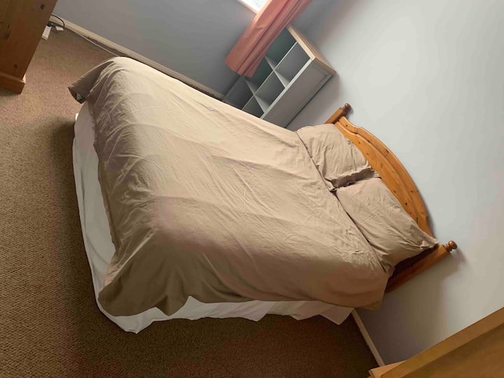 £37 Double 4 Single Person Or £50 Per Night For 2 - Godalming