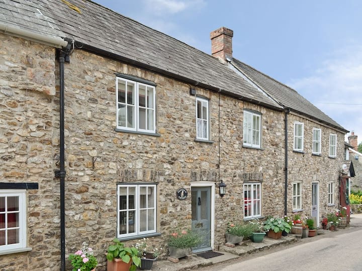 Ferndale Cottage: Dogs Welcome, Nr Pub, Woodburner - Honiton
