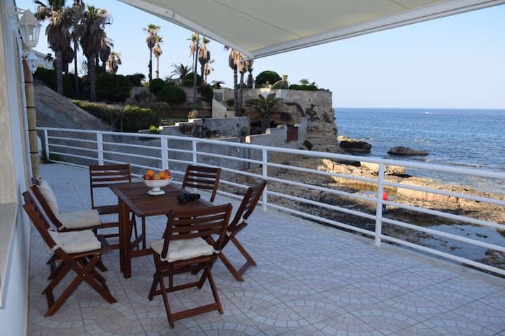 Siracusa: The House On The Cliff - Syracuse