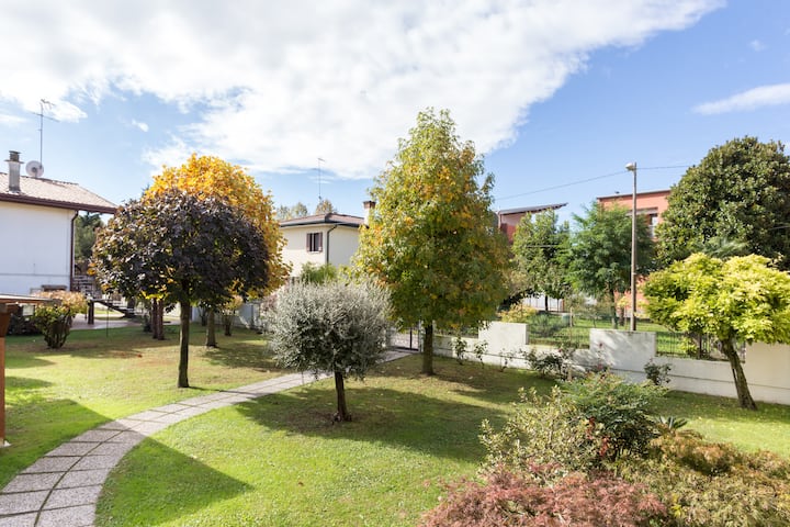 Grand Appartement 2 Chambres Et Parking Gratuit - Venecia