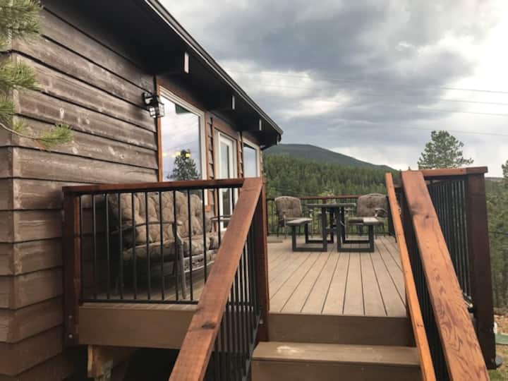 Stone Cliff Cottage - Nederland, CO