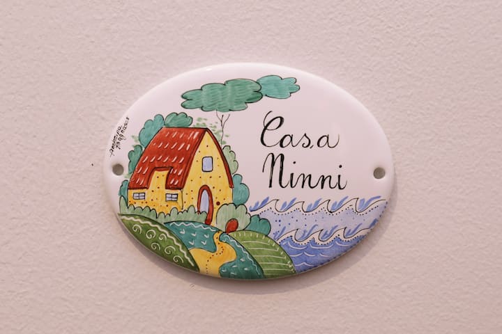 Casa Ninni : Lo Sguardo Sui Tetti Di Nervi - Genova